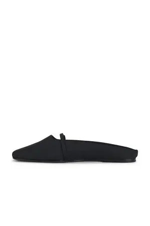 ST. AGNI Plie Flat - Black