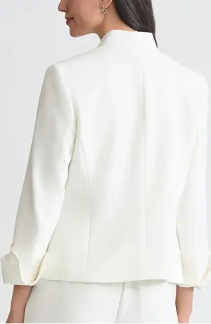 KASPER Winged Lapel Three-button Blazer - Vanilla Ice