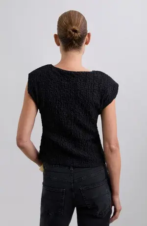 SCALPERS Crinkle Padded Tee - Black