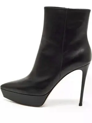 Gianvito Rossi Pointed Toe Booties