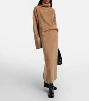 LISA YANG Florel Cashmere Turtleneck Sweater