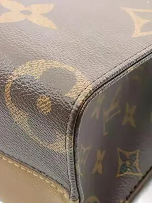 LOUIS VUITTON 2021 Onthego Pm Handbag