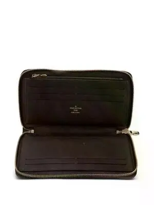 LOUIS VUITTON Zippy Wallet - Grey