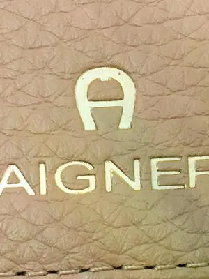 AIGNER Leather Card Holder - Neutrals