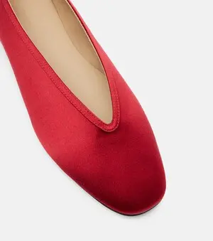 Le Monde Beryl Luna Satin Ballet Flats - Red