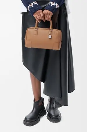 Loewe Amazona 23 Bag - Mocha