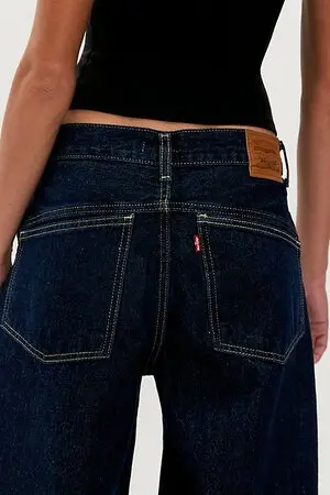 LEVI'S Super Baggy Barrel Jeans - Shaded View