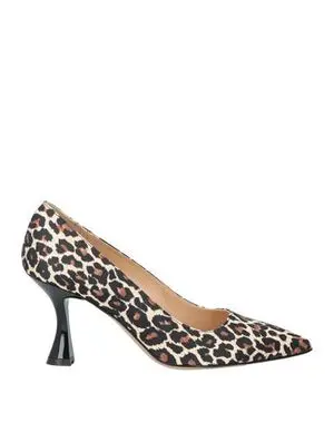 Ovye Pull On Pumps