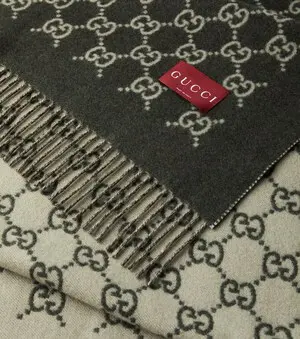 Gucci Gg Reversible Wool And Cashmere Blanket - Green