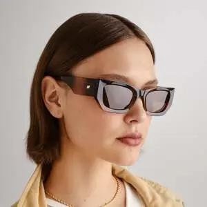 Le Specs Beachcomber Polarized Sunglasses - Tort