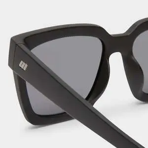 Le Specs Weekend Riot Polarized Sunglasses - Matte Black