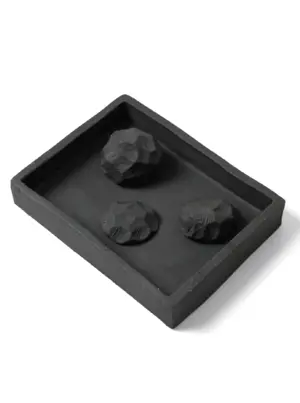 TENUA Ceramic Tray With Stones - Black