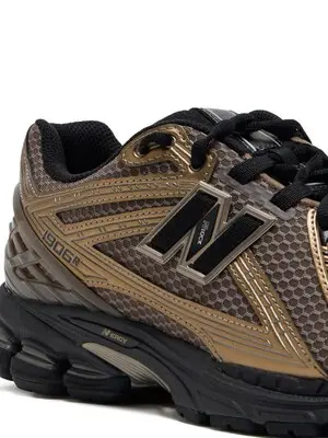 NEW BALANCE 1906r Sneakers - Brown