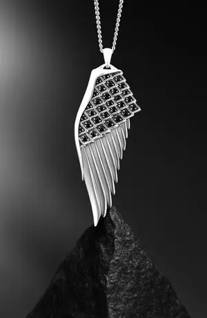 VINCERO Wing Pendant Necklace