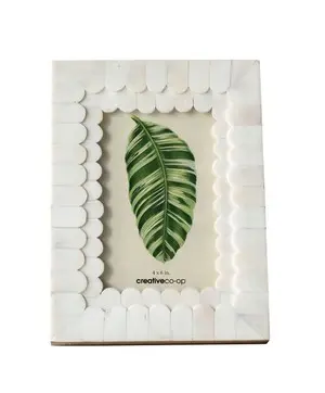 STORIED HOME Scalloped Photo Frame - White