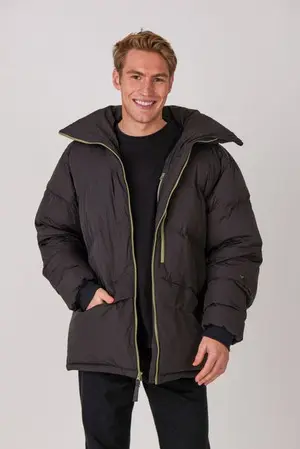 OOSC Oversized Puffer Jacket - Black