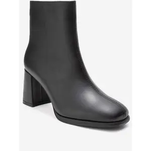 FOREVER & ALWAYS SHOES Napoli Leather Block Heel Boot - Black