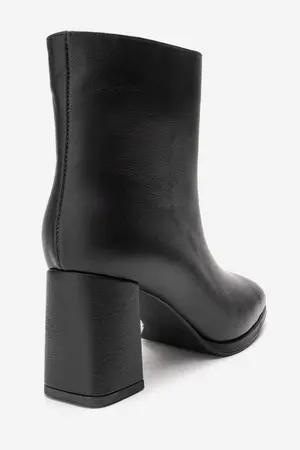 FOREVER & ALWAYS SHOES Napoli Leather Block Heel Boot - Black