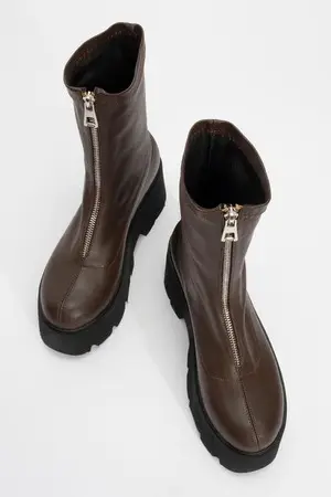 PROLOGUE SHOES Ovil Platform Zip Boot - Brown