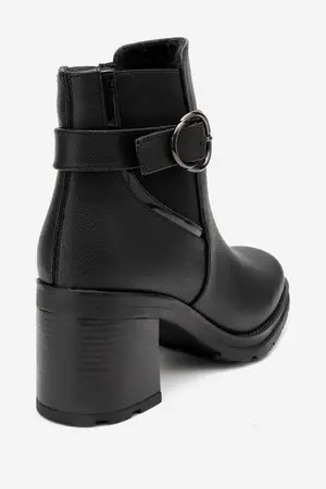 PROLOGUE SHOES Buckle Block Heel Boots - Black