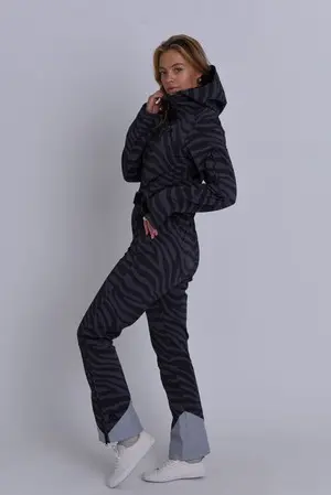 OOSC Chic Ski Suit