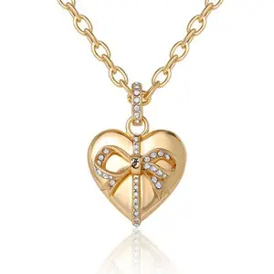 Juicy Couture Gold-tone Heart Pendant Necklace - Gold Tone