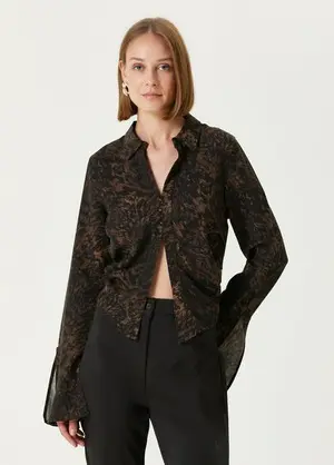 PCFG Fitted V-neck Slit Waist Shirt