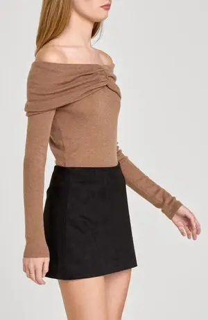 WAYF Alice Off-the-shoulder Sweater - Mocha