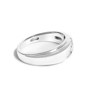 HAUS OF BRILLIANCE Sterling Silver 1/6 Cttw Three Stone Diamond Band Ring