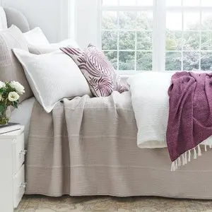 ELISABETH YORK Nunzia Oyster Cotton /queen Bed Quilt