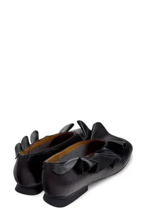 Camper Casi Myra Ruffle Flat - Black