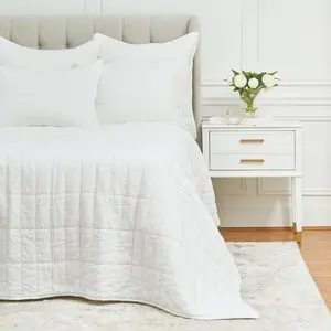 ELISABETH YORK Odine Dove Bed Quilt - White