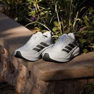 Responsive men's running shoes