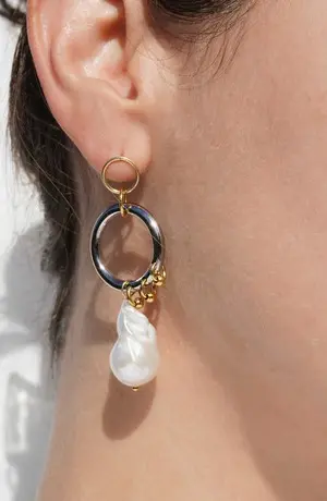 KOZAKH Sykies Drop Earrings