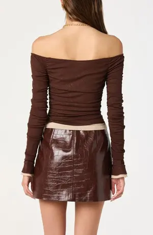 Astr The Label Ruched Off-the-shoulder Top - Brown
