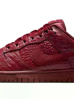 Nike Dunk Low Sneakers