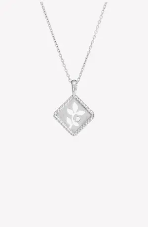 Leaf Pendant Necklaces
