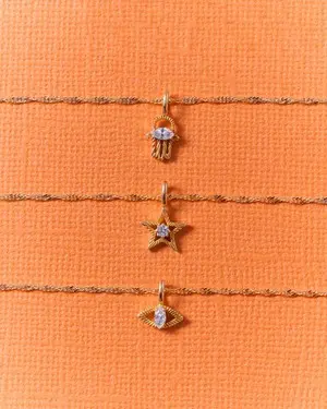 EDGE OF EMBER Diamond Necklace - Hamsa