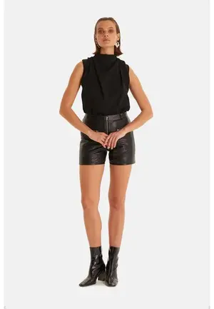 FURNIQ UK Leather Fashion Short