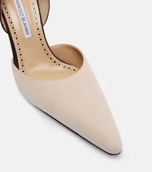 Manolo Blahnik Taylerbinu 90 Suede Pumps - Beige