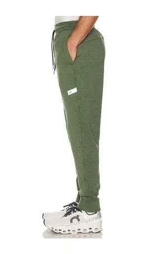 LEGENDS Hawthorne Tech Pant In Green