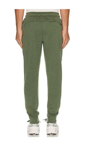 LEGENDS Hawthorne Tech Pant In Green