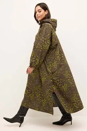 MARIE OLIVER Desirae Poncho