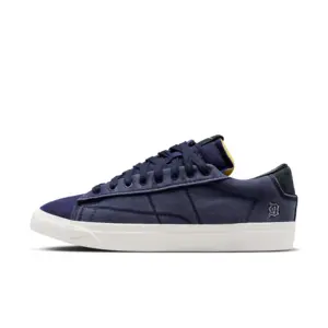 Nike Contrast Stitching Sneakers For Men
