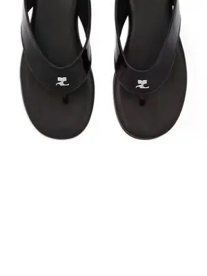 COURREGES Logo Slides