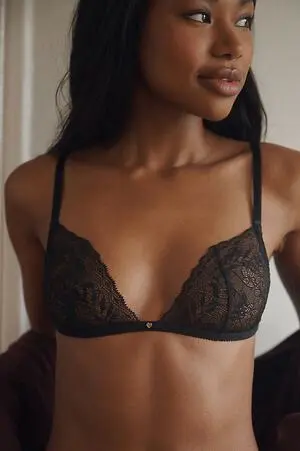 CLO INTIMO Micro Triangle Bra