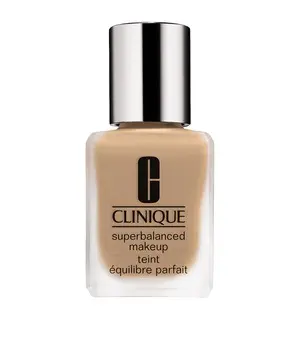 CLINIQUE Superbalanced Makeup - Nude