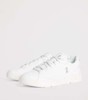 On The Roger Advantage Sneakers - White