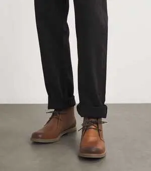 Barbour Leather Readhead Chukka Boots - Beige