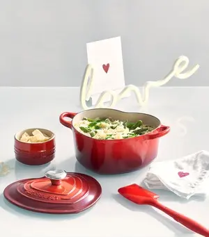 LE CREUSET Cast Iron Heart Casserole Dish - Blue